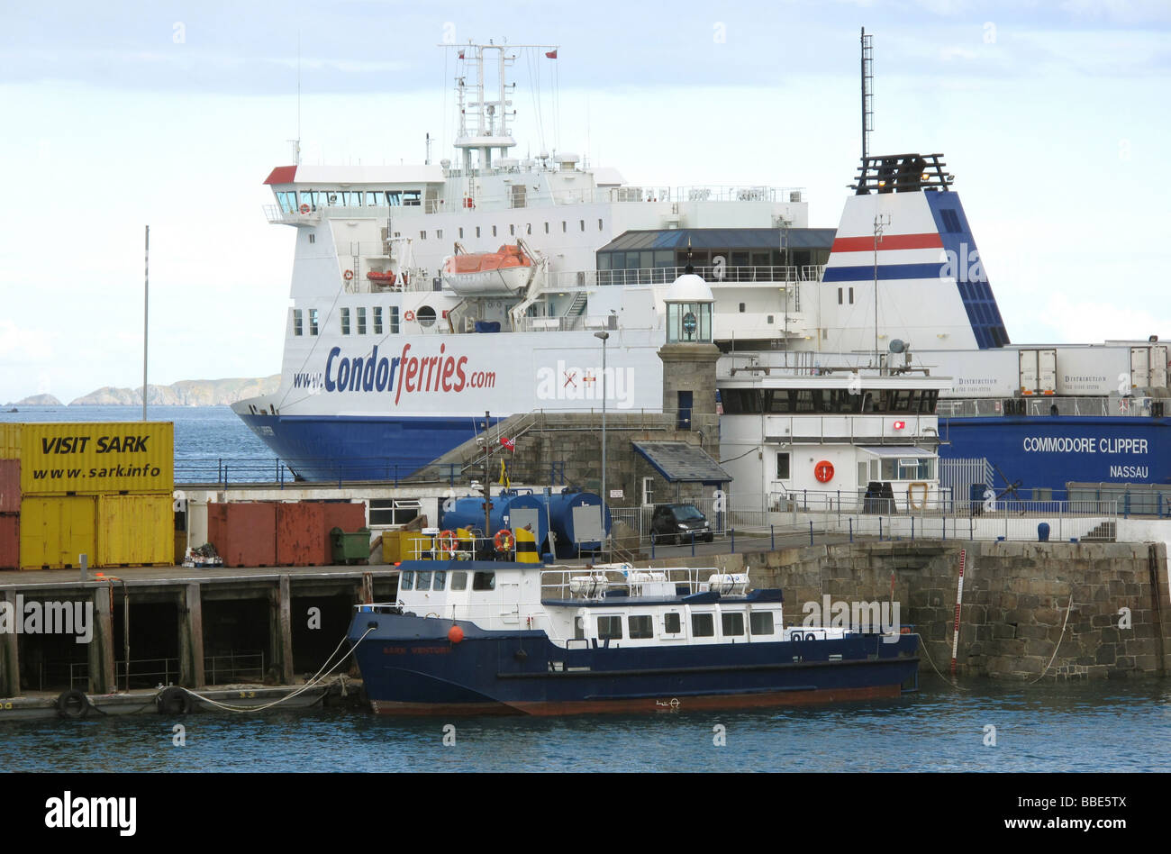 Container port control room hi-res stock photography and images - Alamy