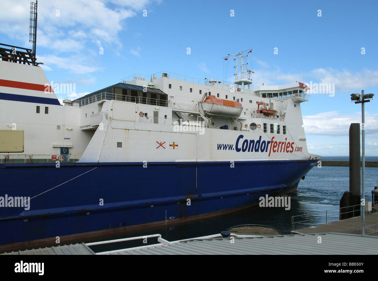Container port control room hi-res stock photography and images - Alamy