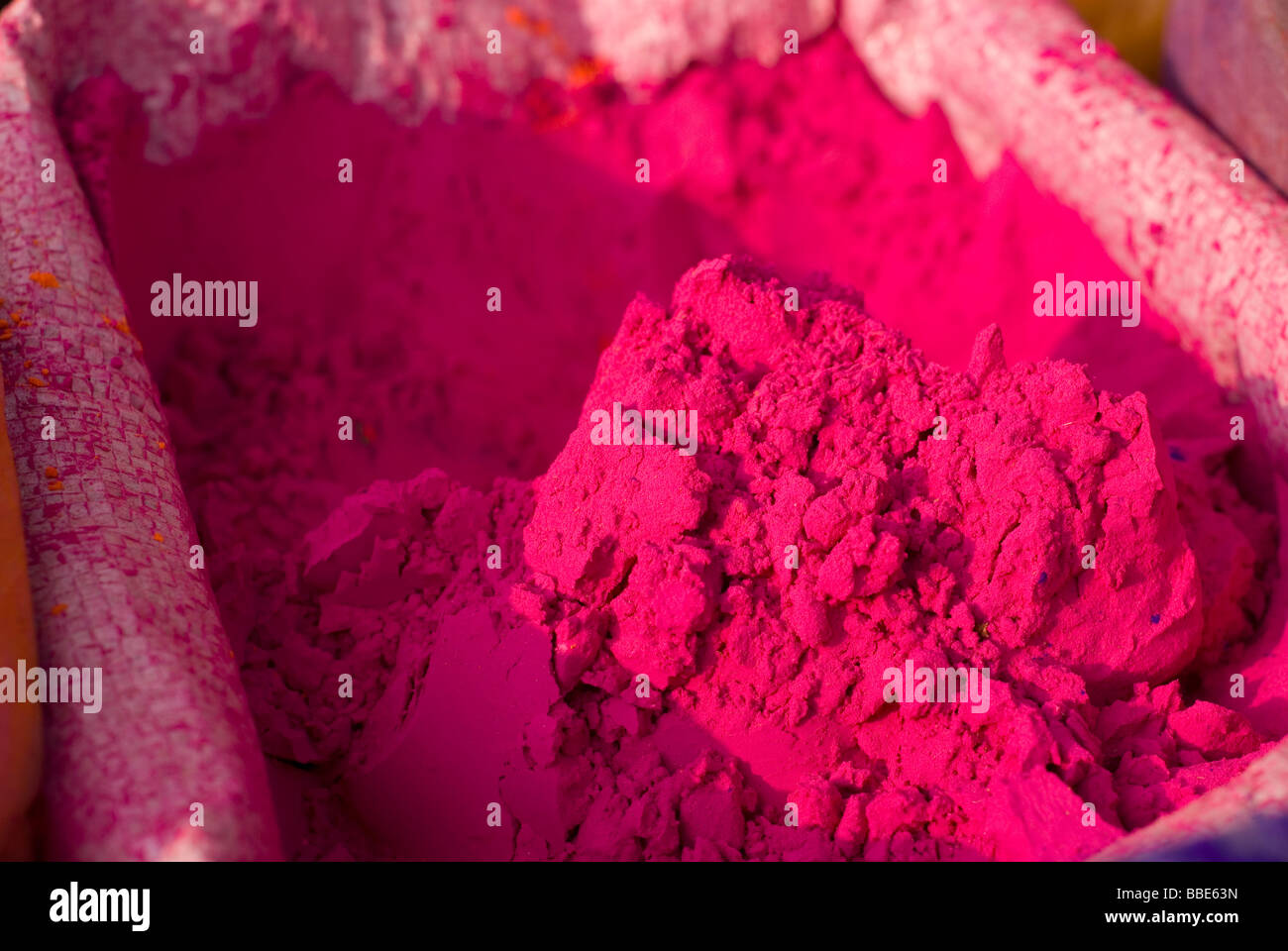 Indian color powder - lal Stock Photo - Alamy