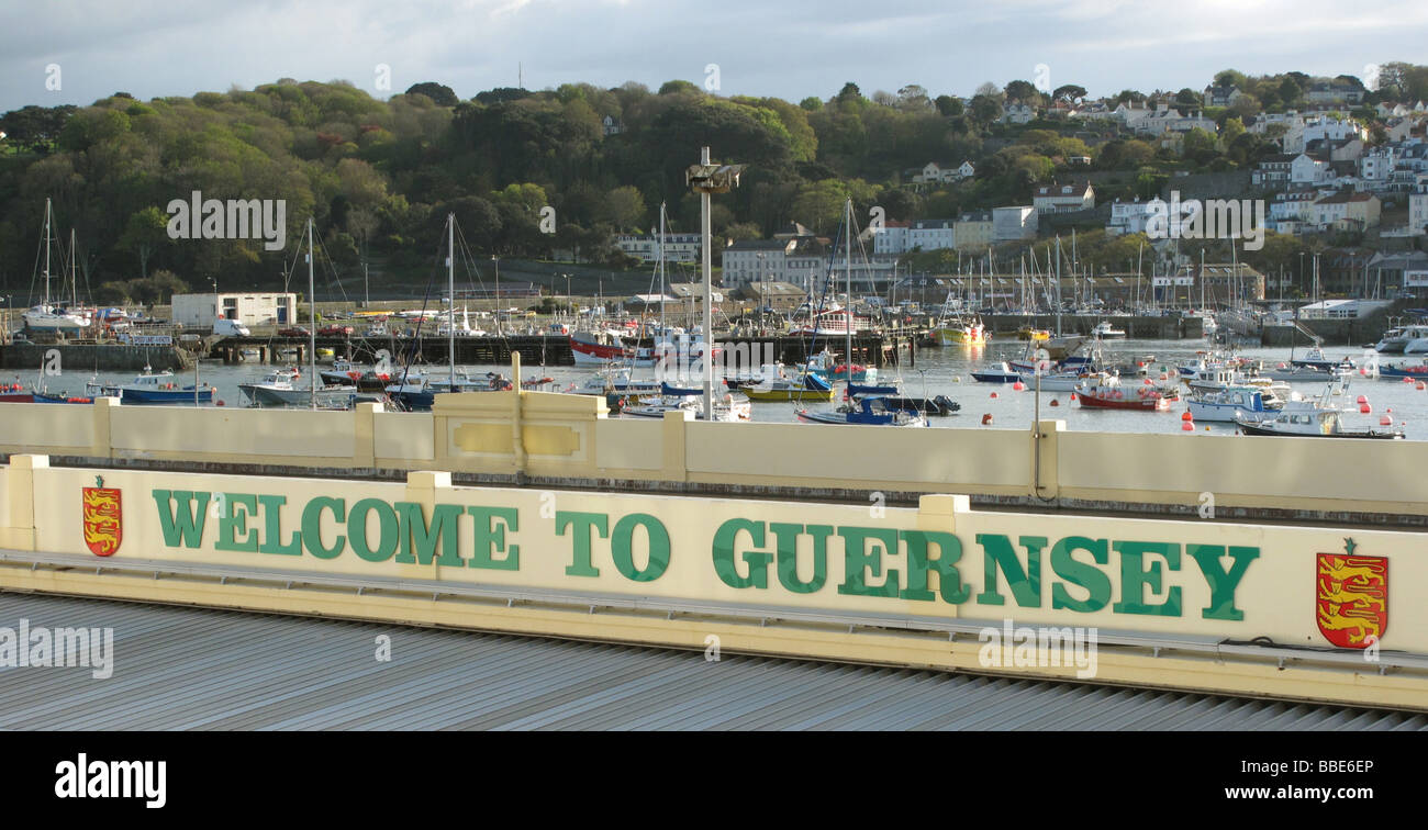 Guernsey public transport hi-res stock photography and images - Alamy