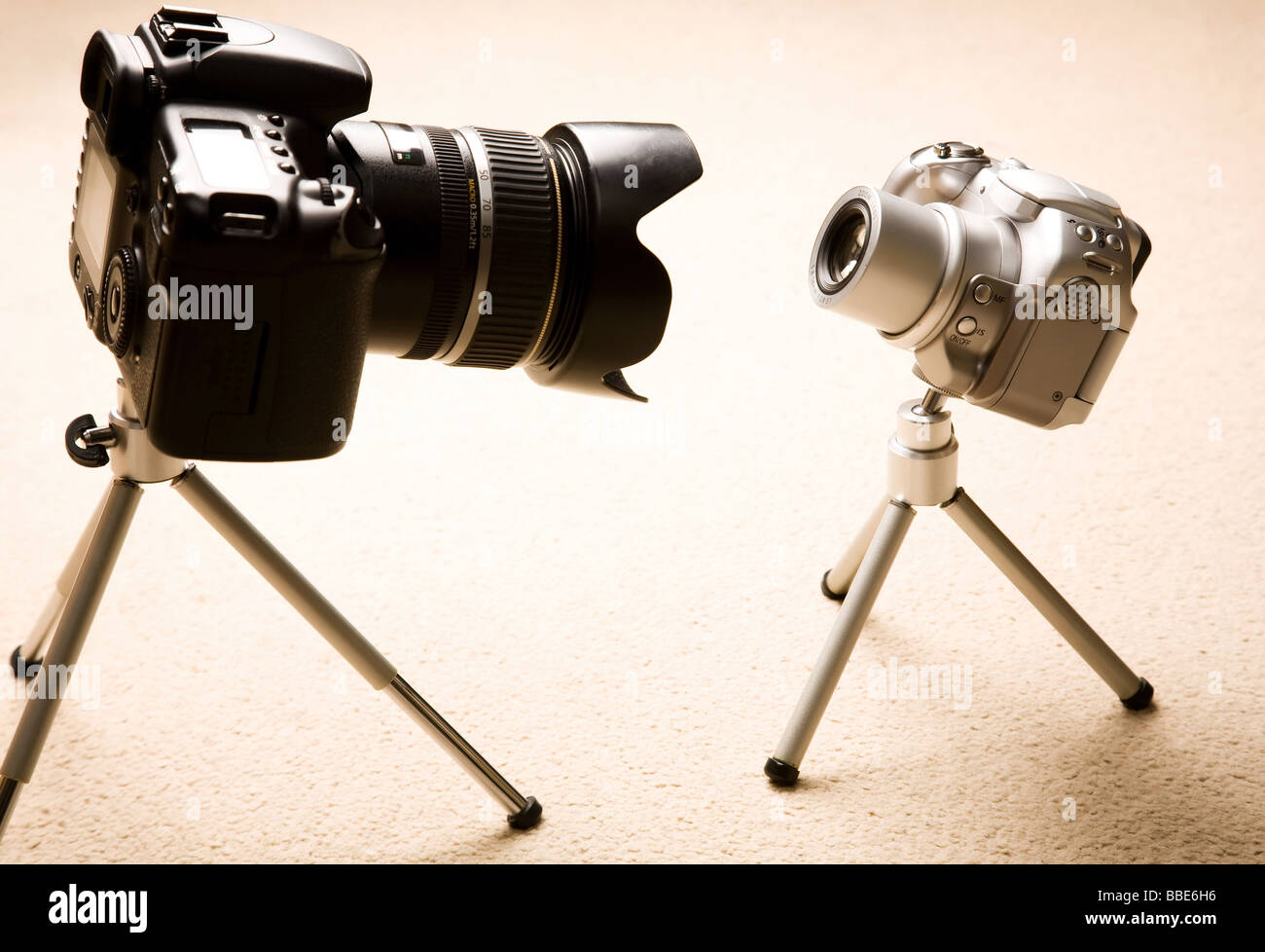 Lens technology hi-res stock photography and images - Alamy