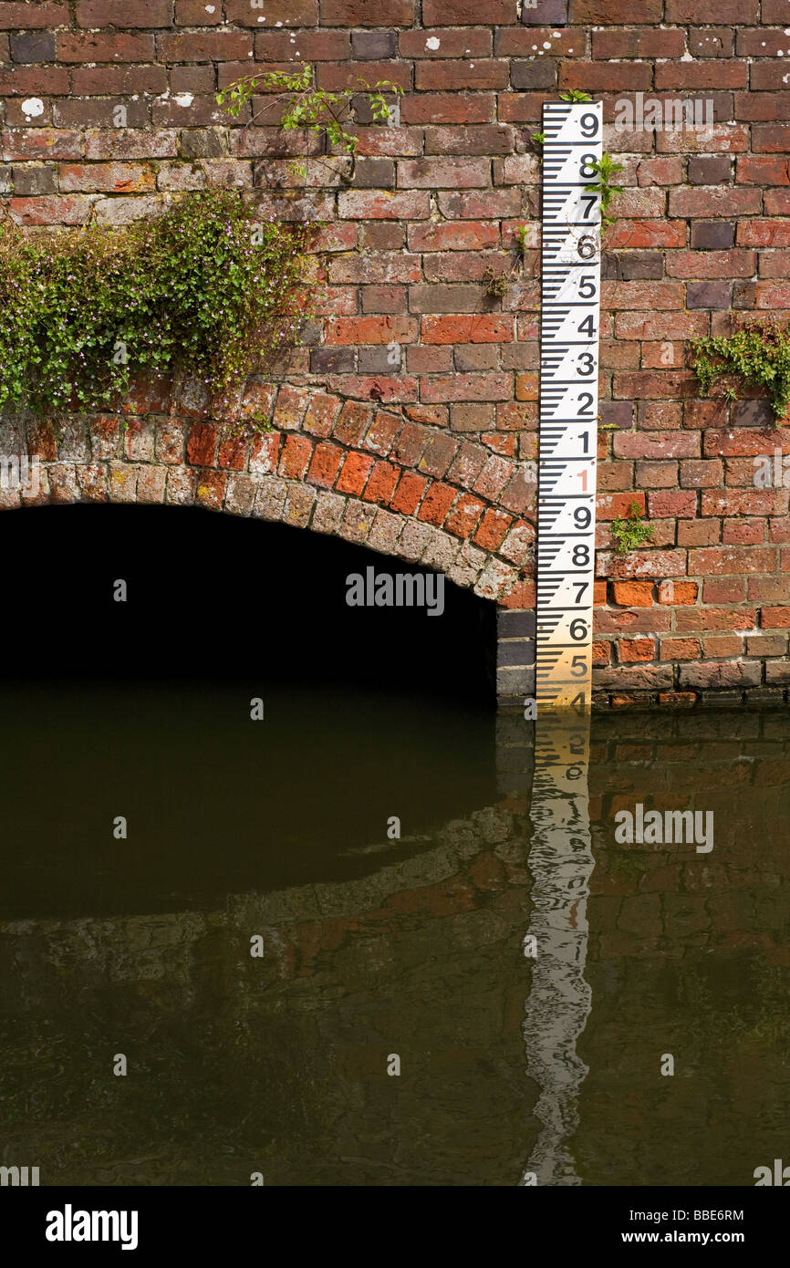 Depth Marker Stock Photos & Depth Marker Stock Images - Alamy