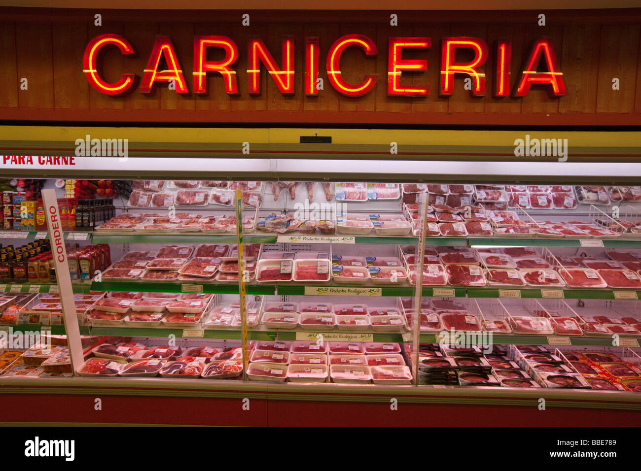 Meat department hi-res stock photography and images - Alamy