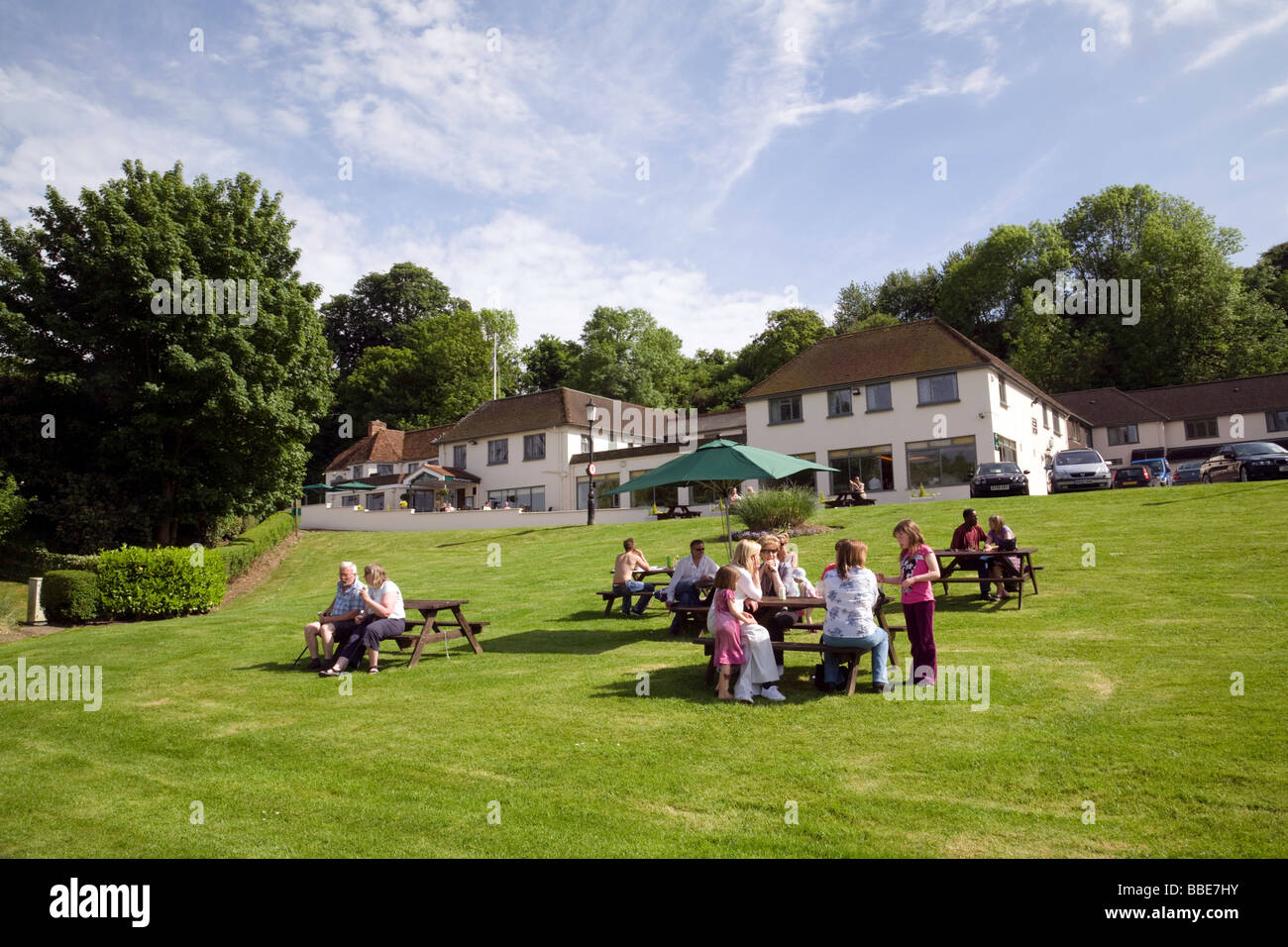 Shillingford bridge hotel hi-res stock photography and images - Alamy