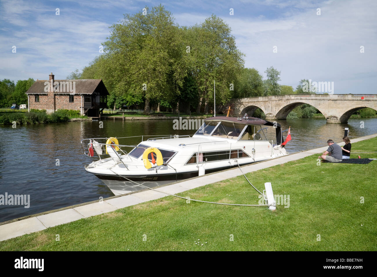 Shillingford bridge hi-res stock photography and images - Alamy