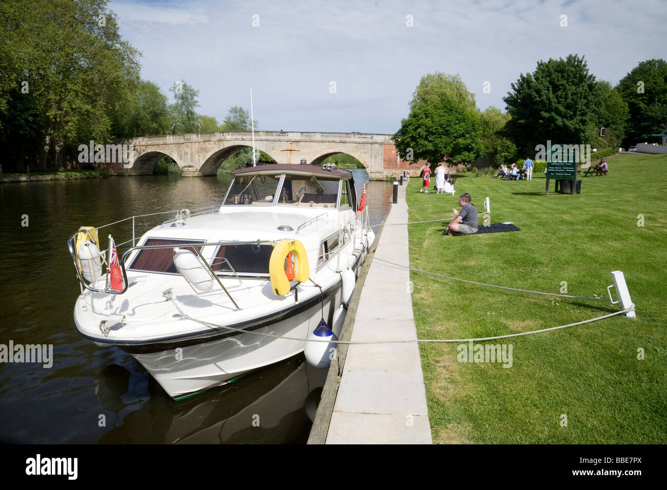 Shillingford bridge hi-res stock photography and images - Alamy
