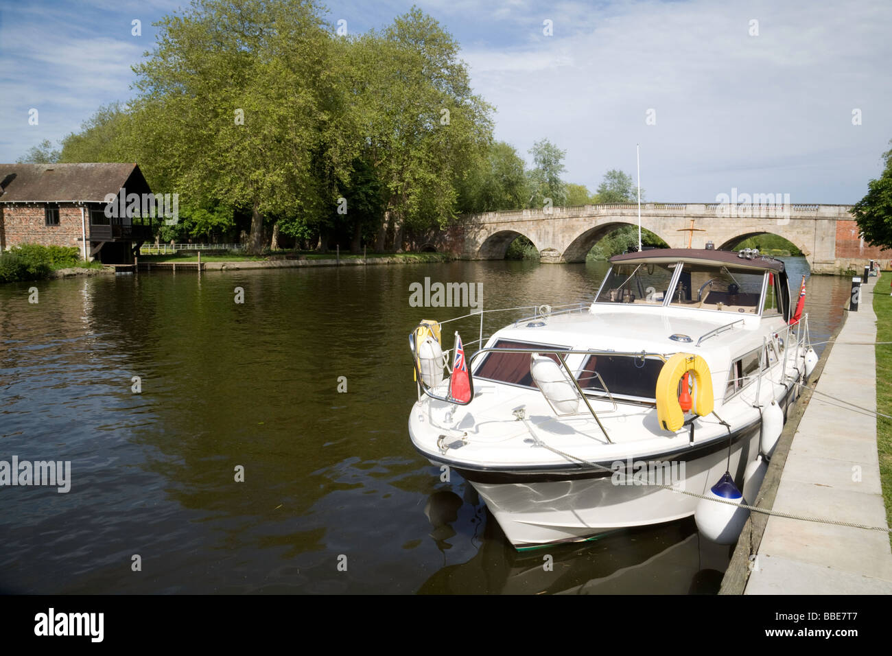 Shillingford Bridge, Oxfordshire High Resolution Stock Photography and ...