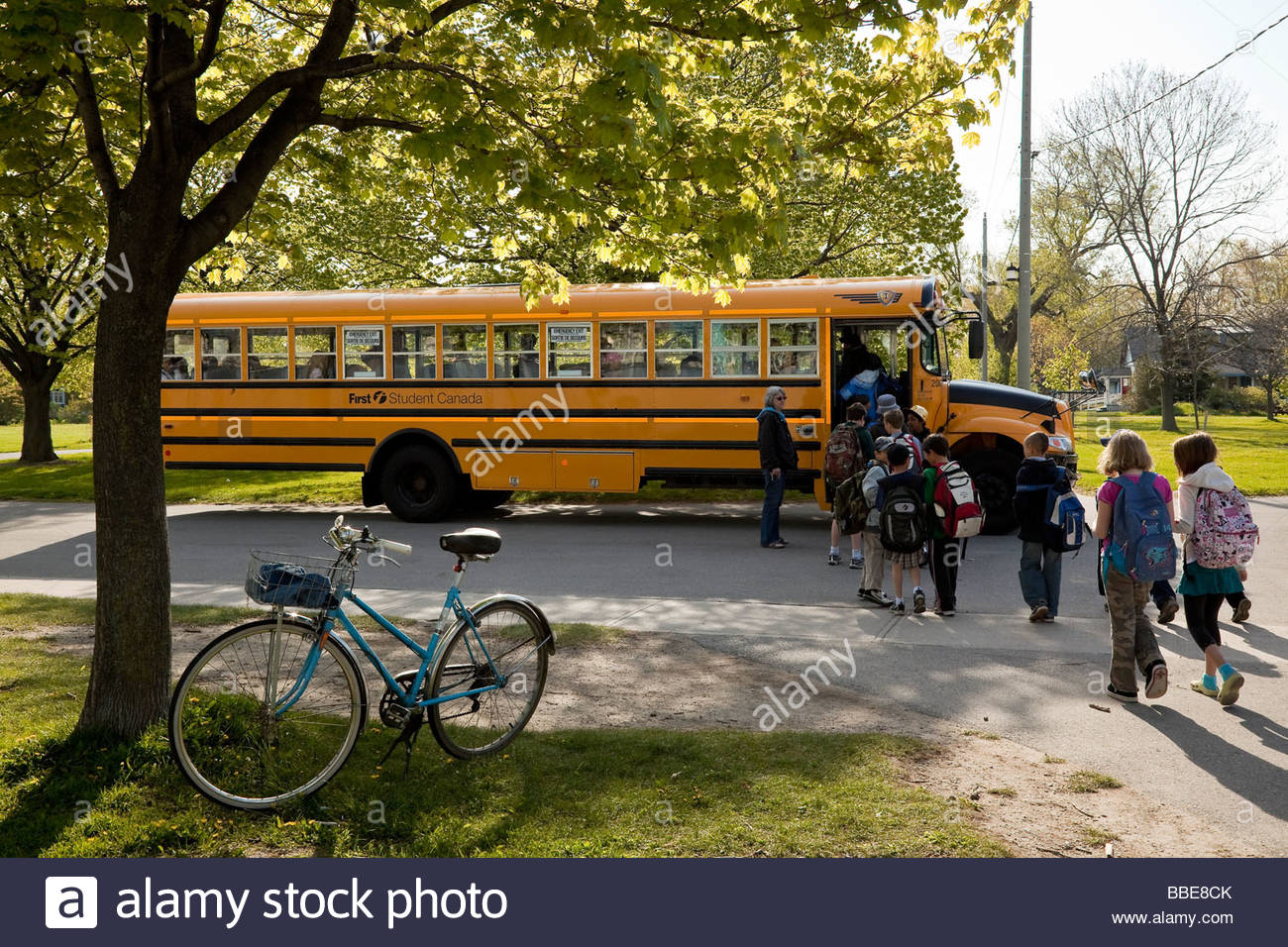 Bus Loading Stock Photos & Bus Loading Stock Images - Alamy