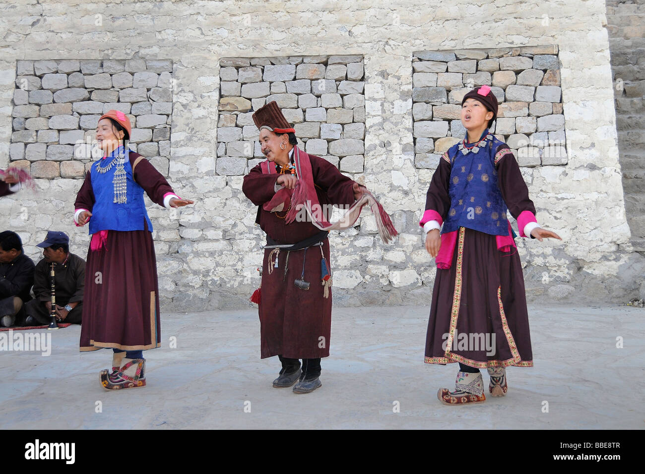 Traditional Ladakhi dance in front of the palace in Leh, Ladakh ...