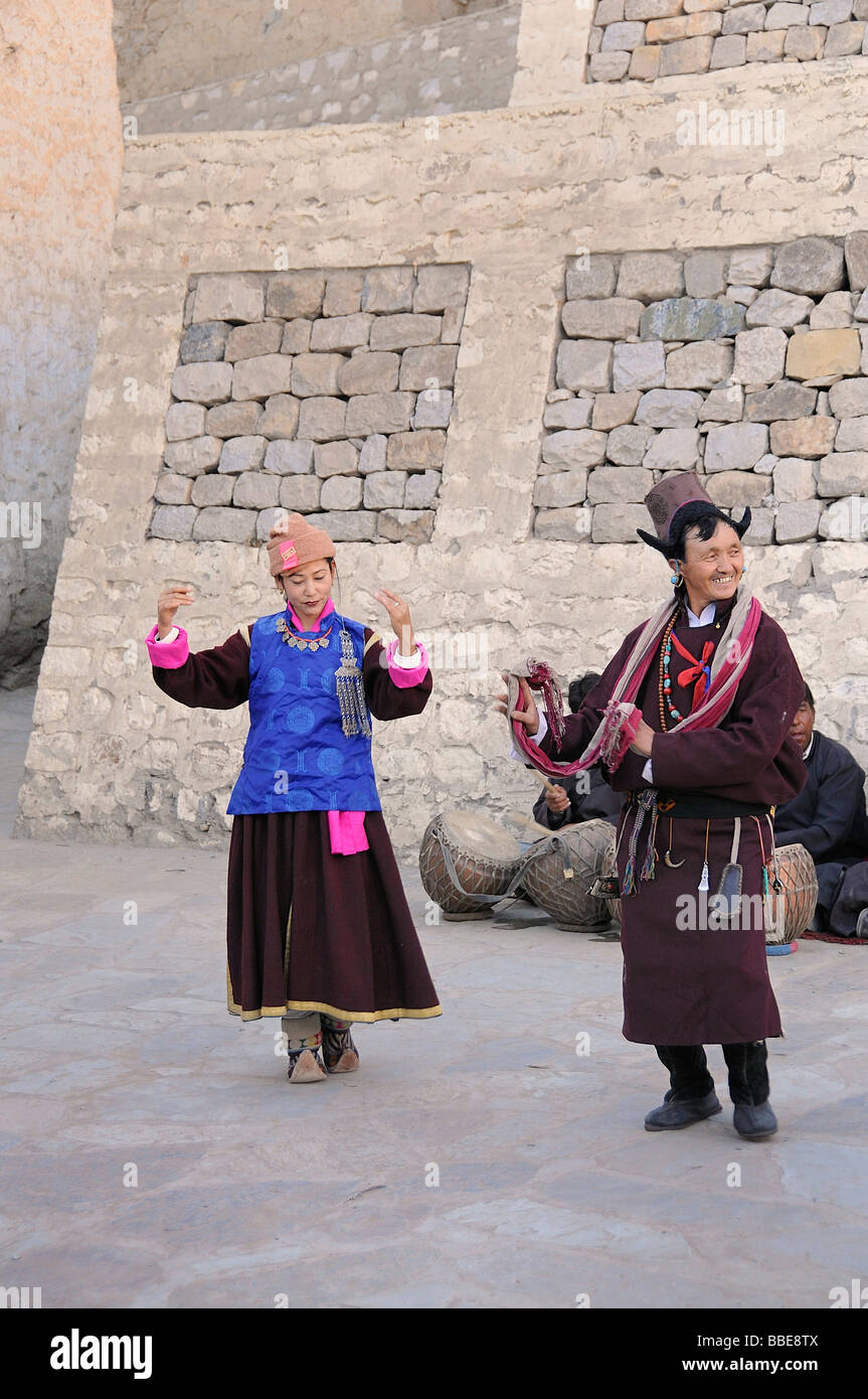 Traditional Ladakhi dance in front of the palace in Leh, Ladakh ...