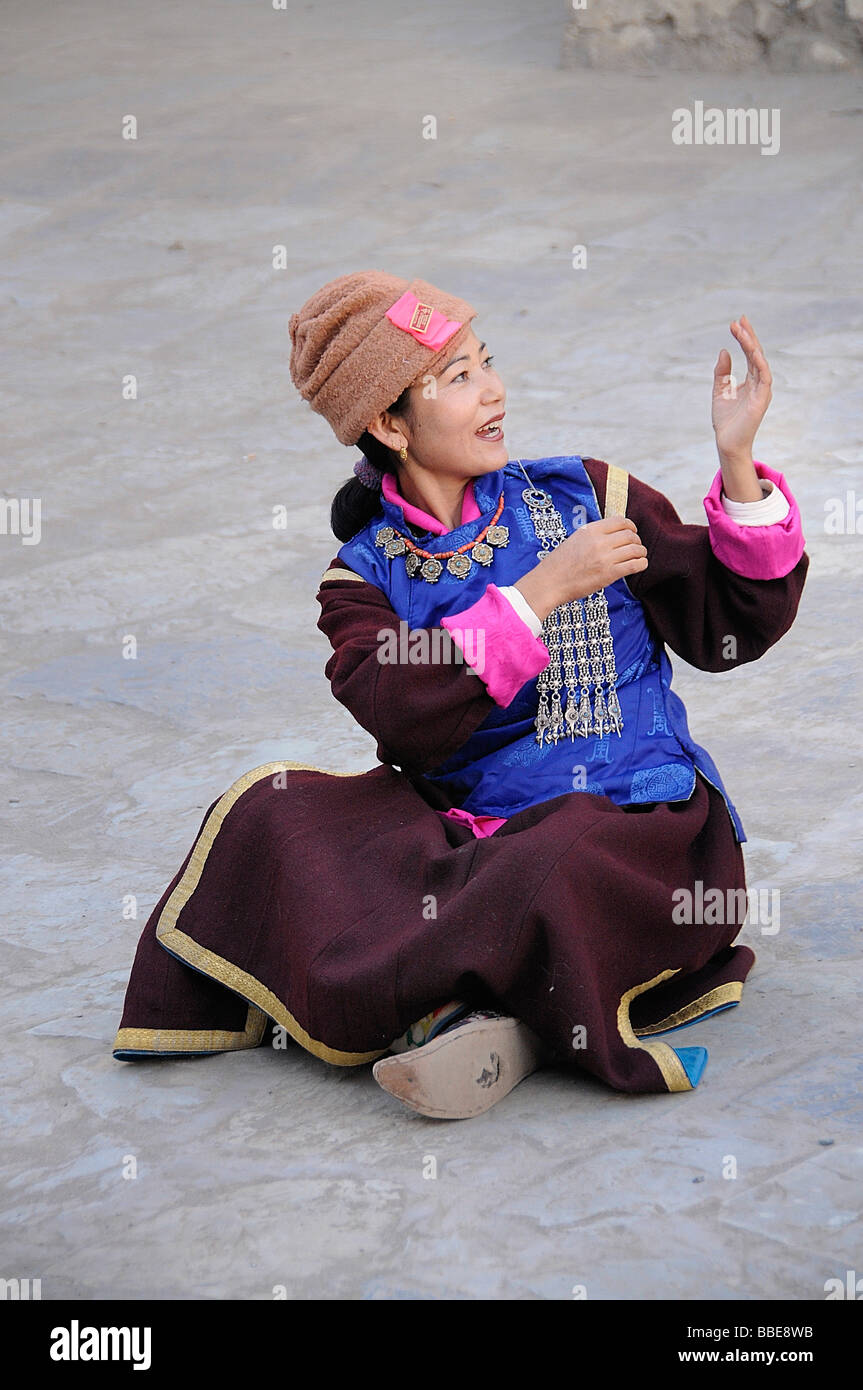 Traditional Ladakhi dance in front of the palace in Leh, Ladakh ...