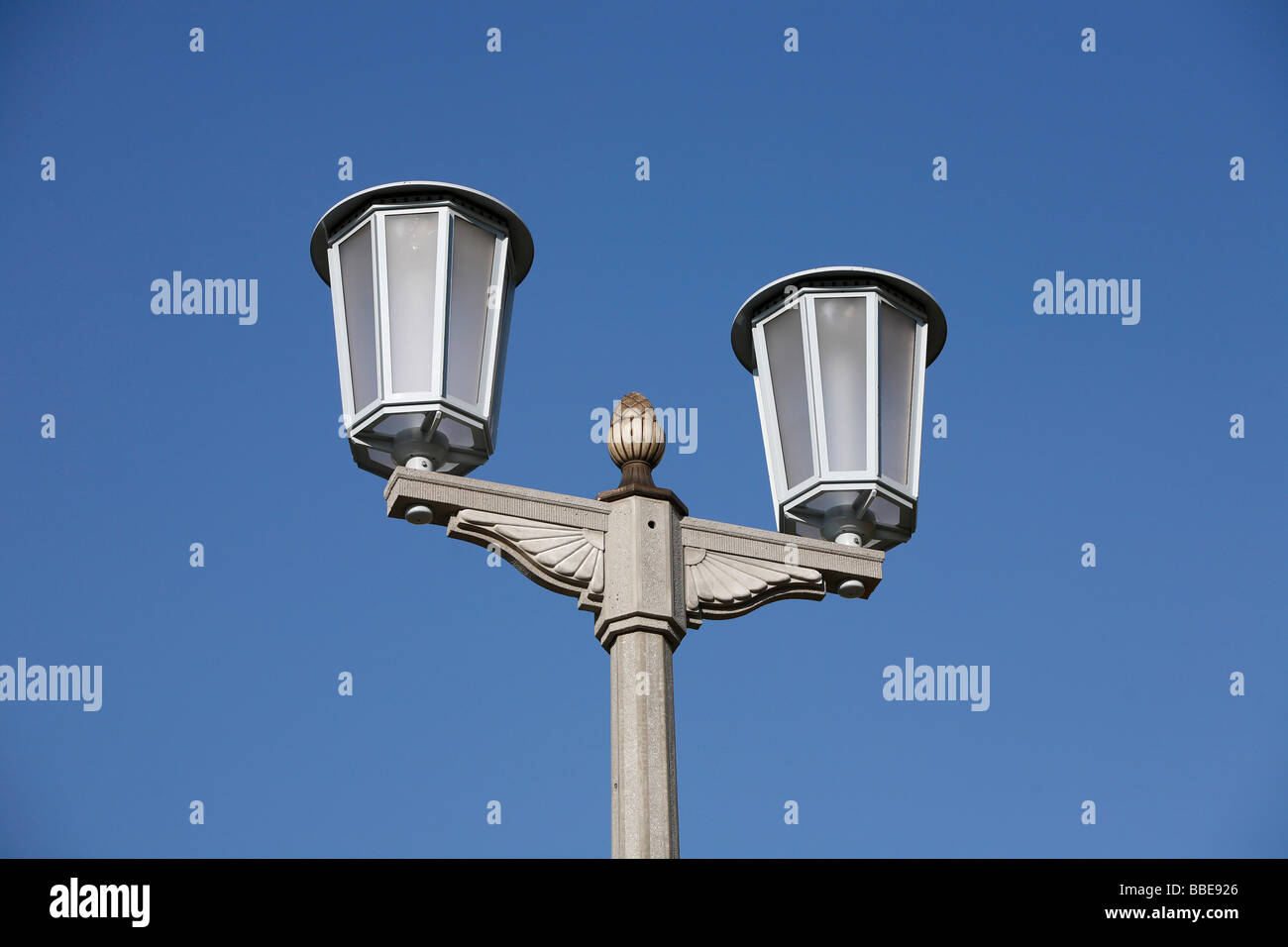 Streetlights out hi-res stock photography and images - Alamy