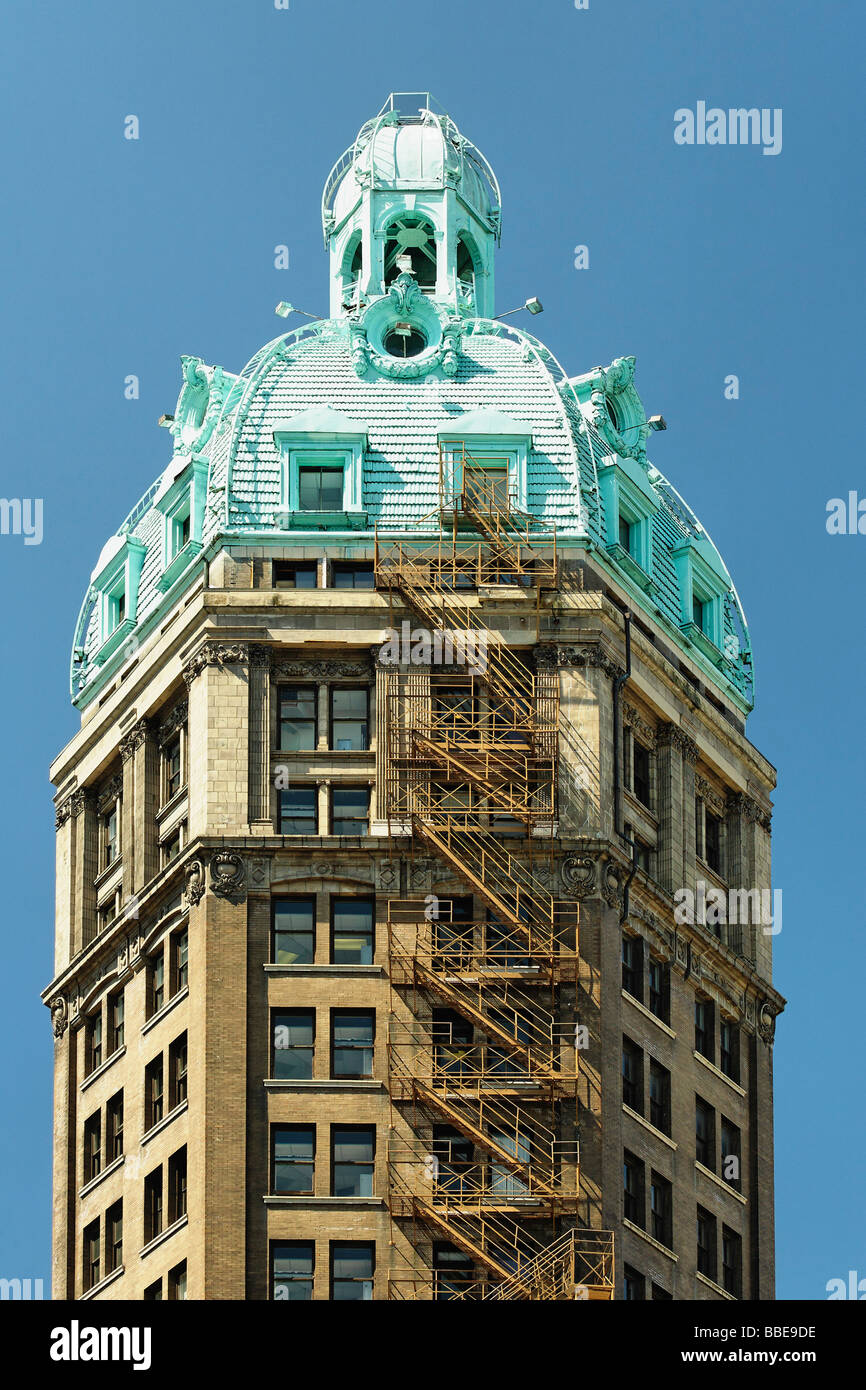 The 17 story Sun Tower building is of Beaux Arts style in Vancouver ...