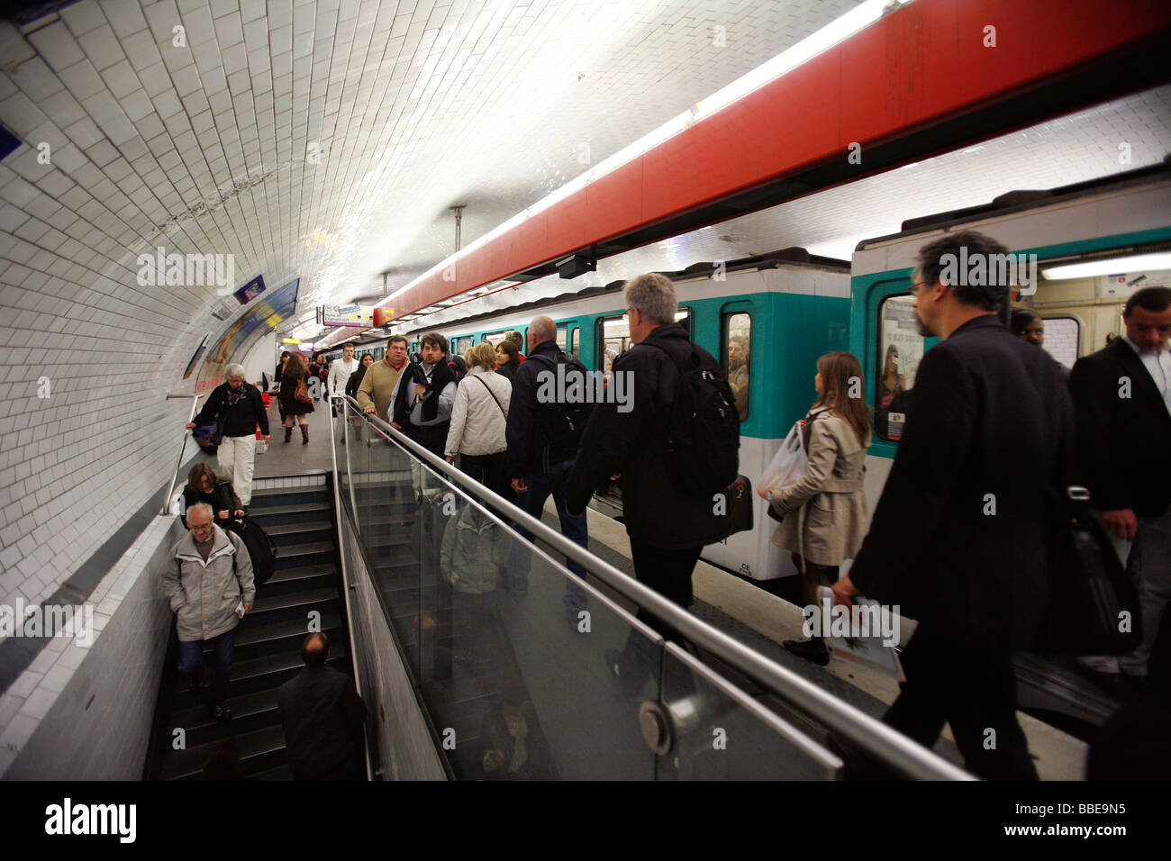 Paris Metro, Chatelet station Stock Photo - Alamy
