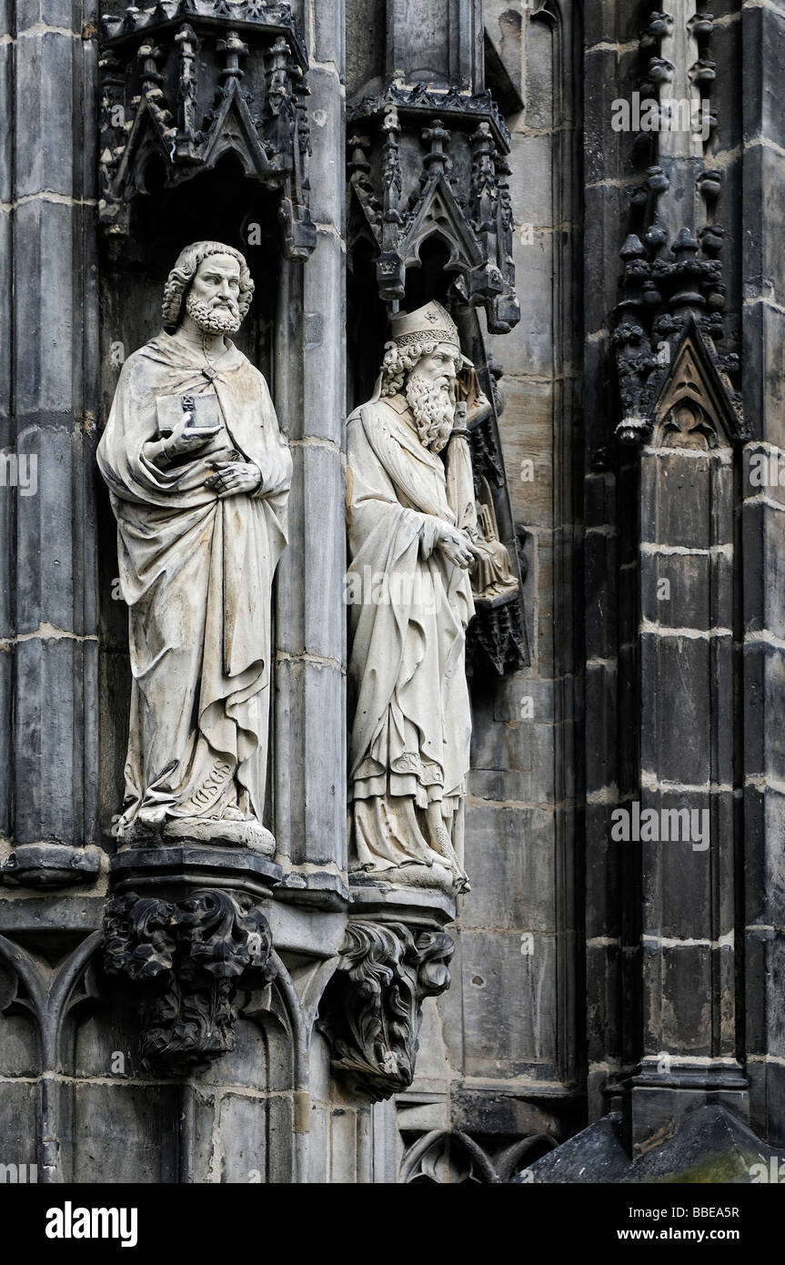 Statues on the north facade of the Aachen Cathedral, Aachen, North ...