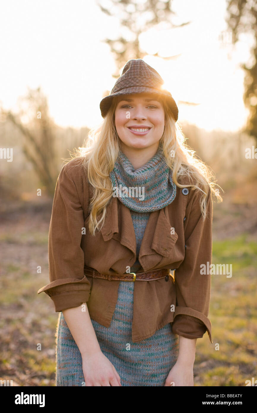 One looking up woman sun winter hi-res stock photography and images - Alamy