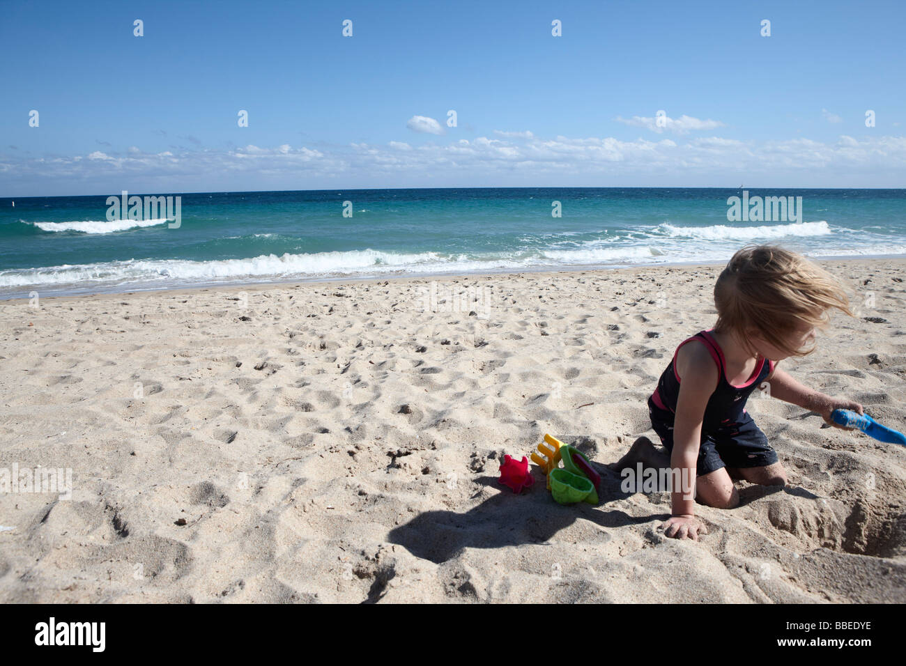 Beach 1 lake shoreline sand hi-res stock photography and images - Alamy