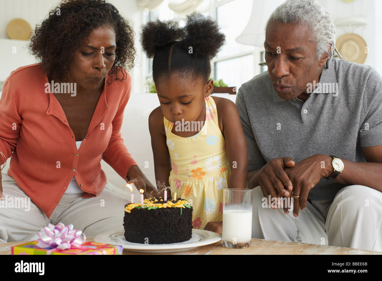 Extended family 3 children hi-res stock photography and images - Alamy