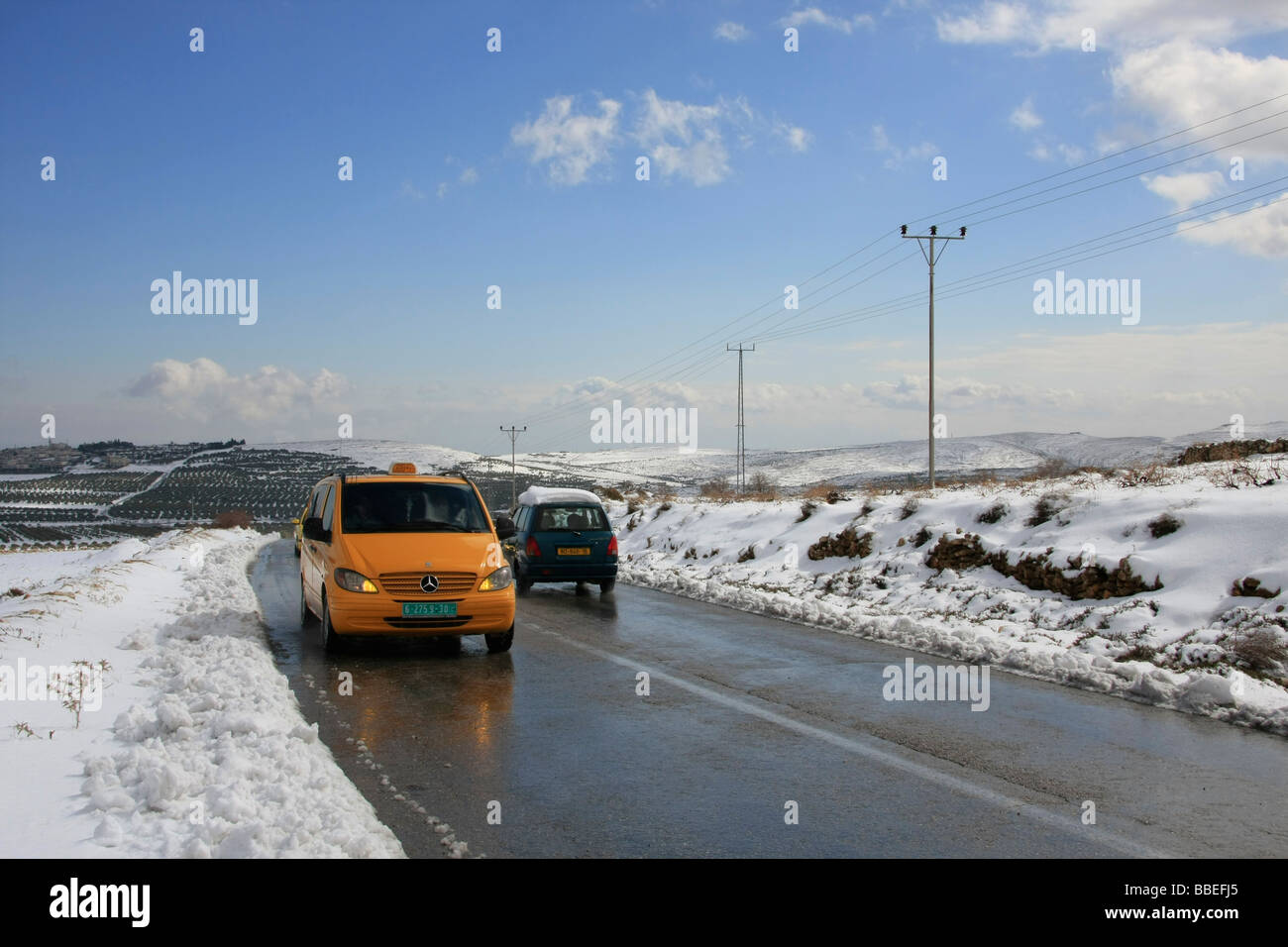 Taxi in the snow hi-res stock photography and images - Alamy