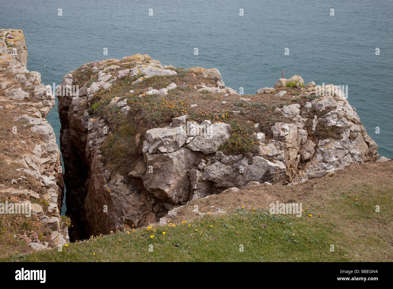 Limestone fissure hi-res stock photography and images - Alamy