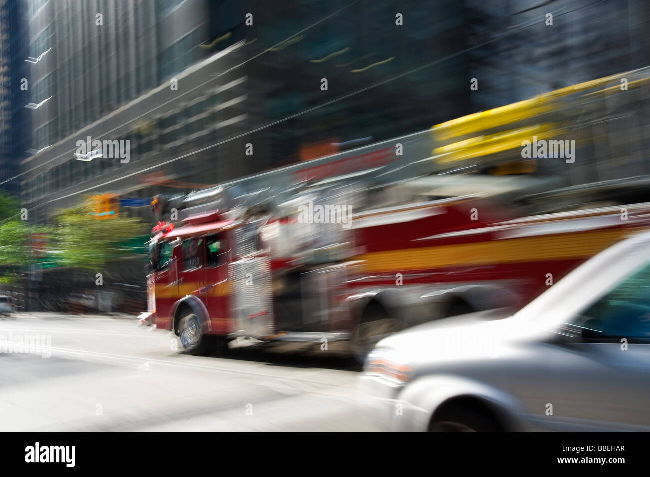 Quick action in the city hi-res stock photography and images - Alamy