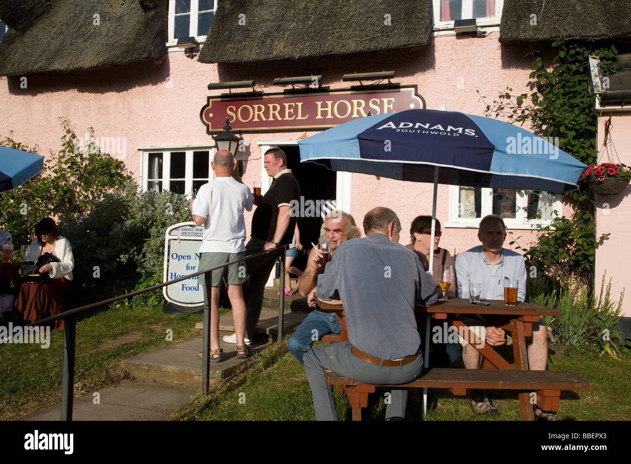 English country pub hi-res stock photography and images - Alamy