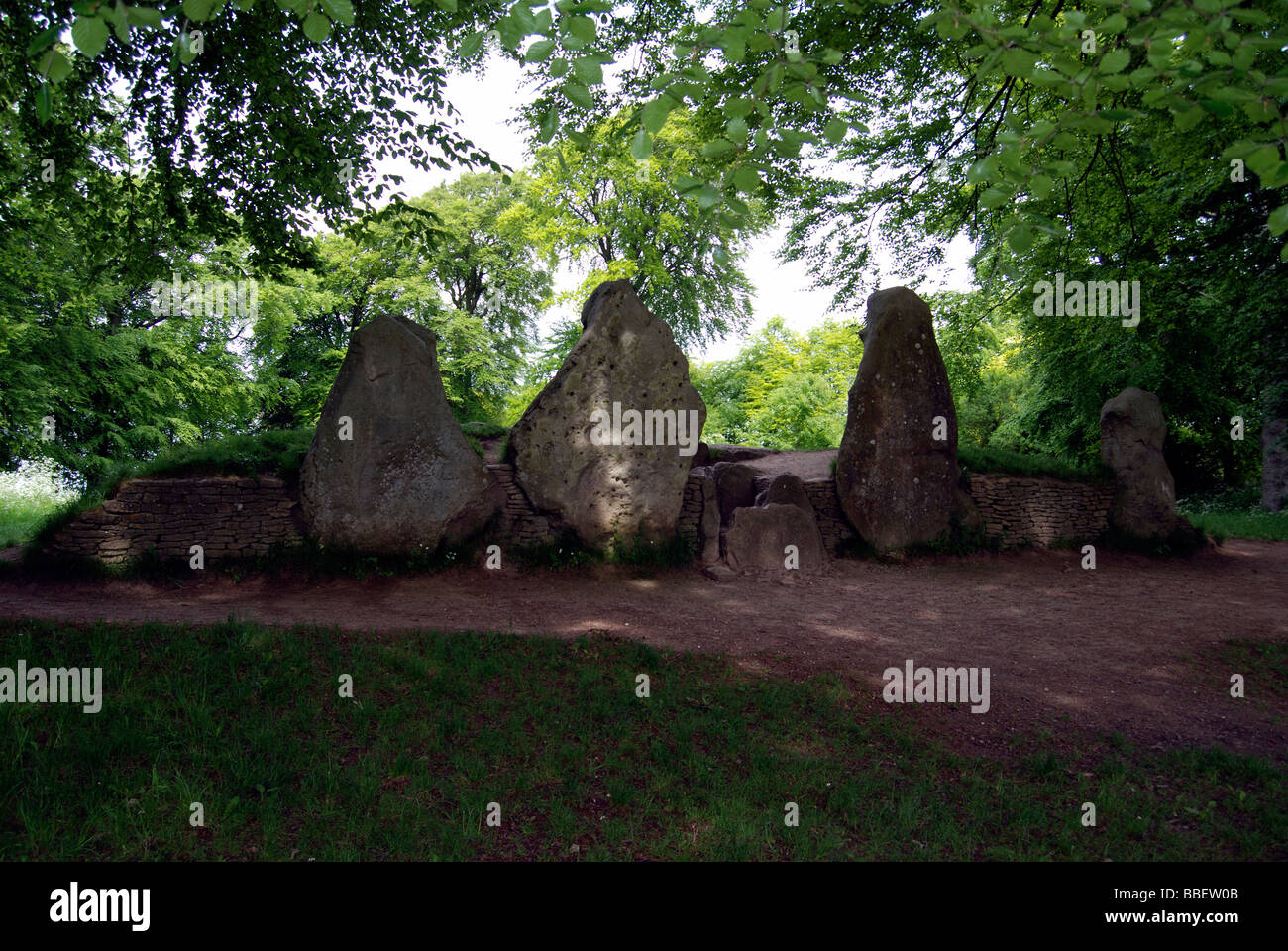 Waylands Smithy a neolithic long barrow tomb just a few yards from the ...