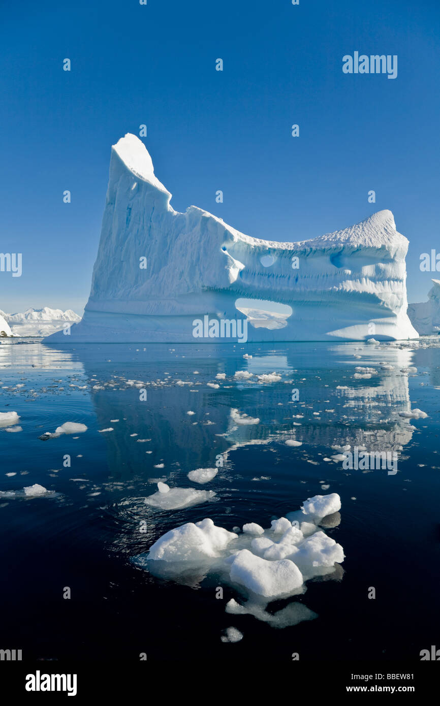 Wilhelmina bay antarctica hi-res stock photography and images - Alamy