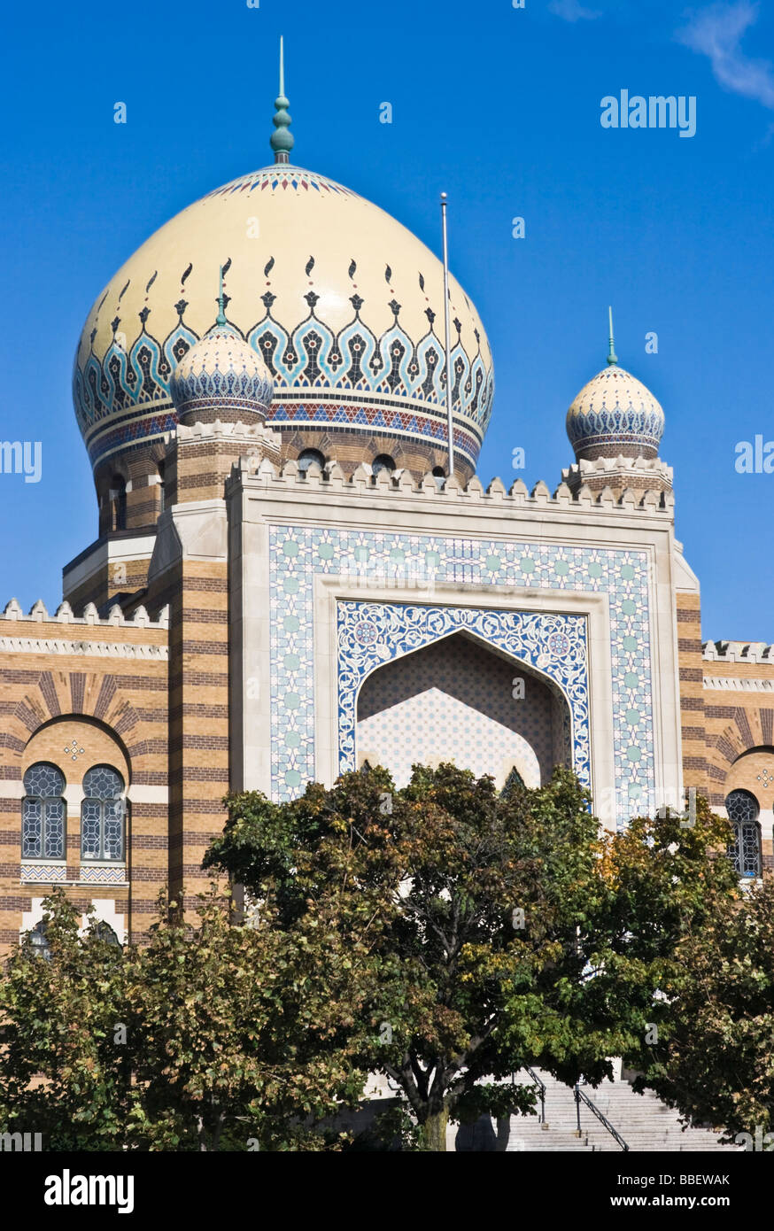 Mosque in Milwaukee Stock Photo - Alamy