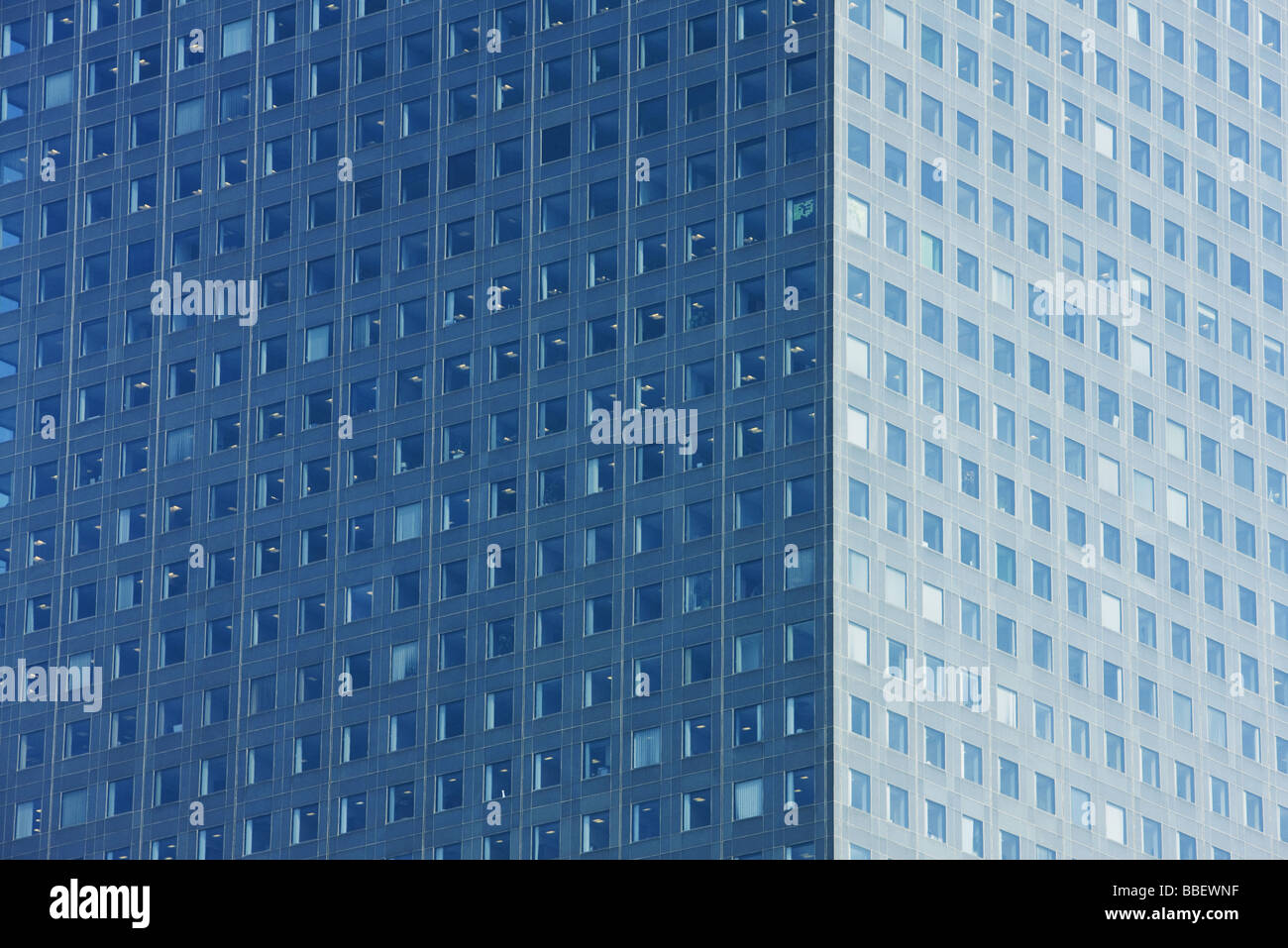 Office buildings hi-res stock photography and images - Alamy