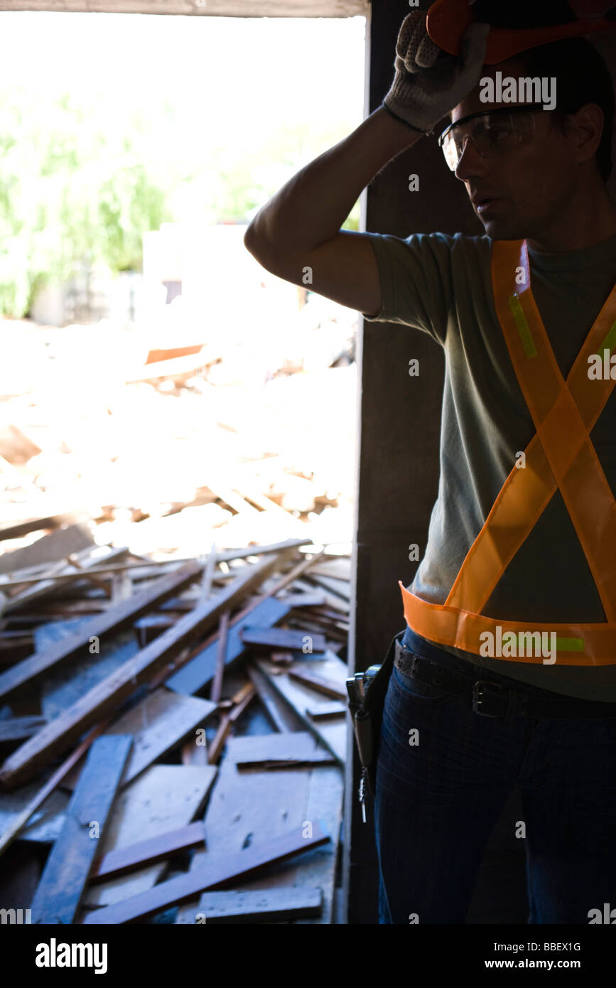 Sweating worker hi-res stock photography and images - Alamy