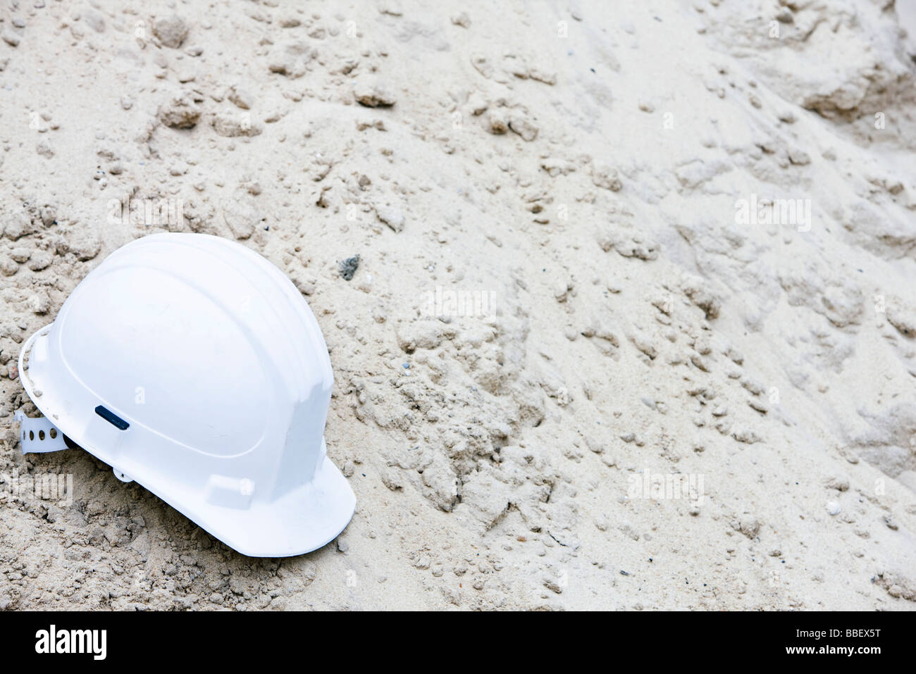 Rubble on ground hi-res stock photography and images - Alamy