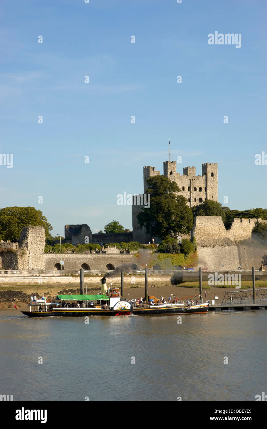 Rochester castle river medway hi-res stock photography and images - Alamy
