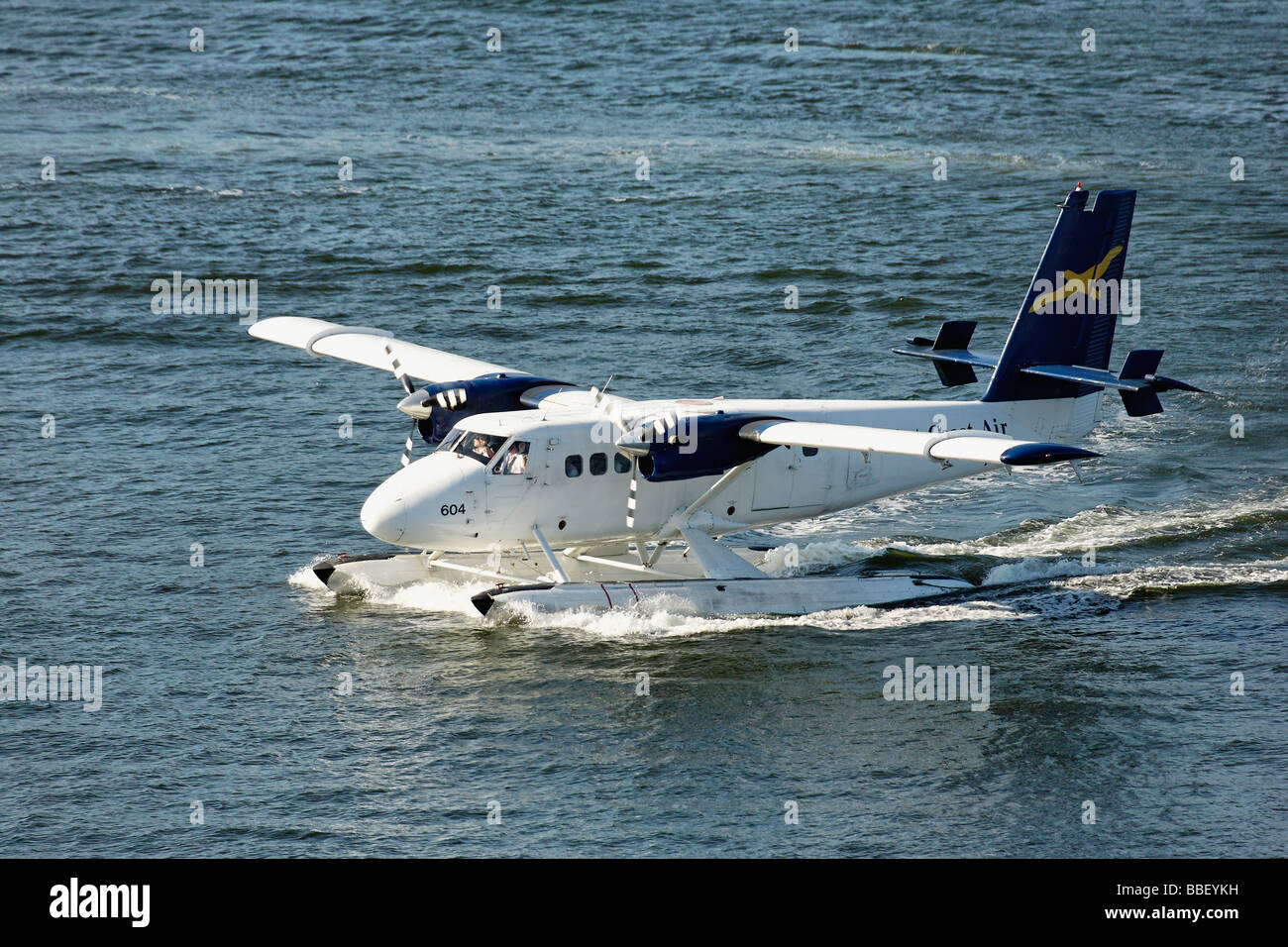 Commercial float planes hi-res stock photography and images - Alamy