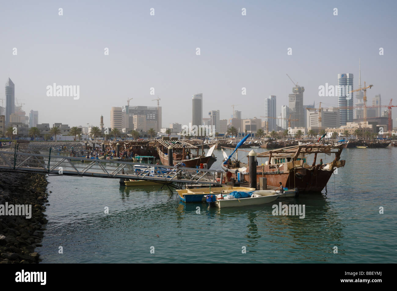 Kuwait transport hi-res stock photography and images - Alamy