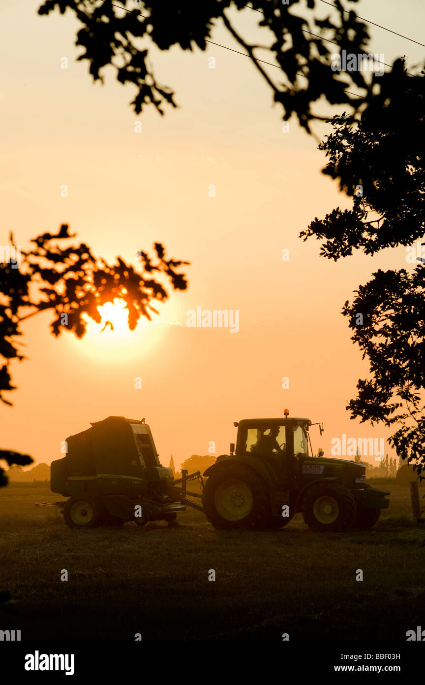 John deere tractor sunset hi-res stock photography and images - Alamy