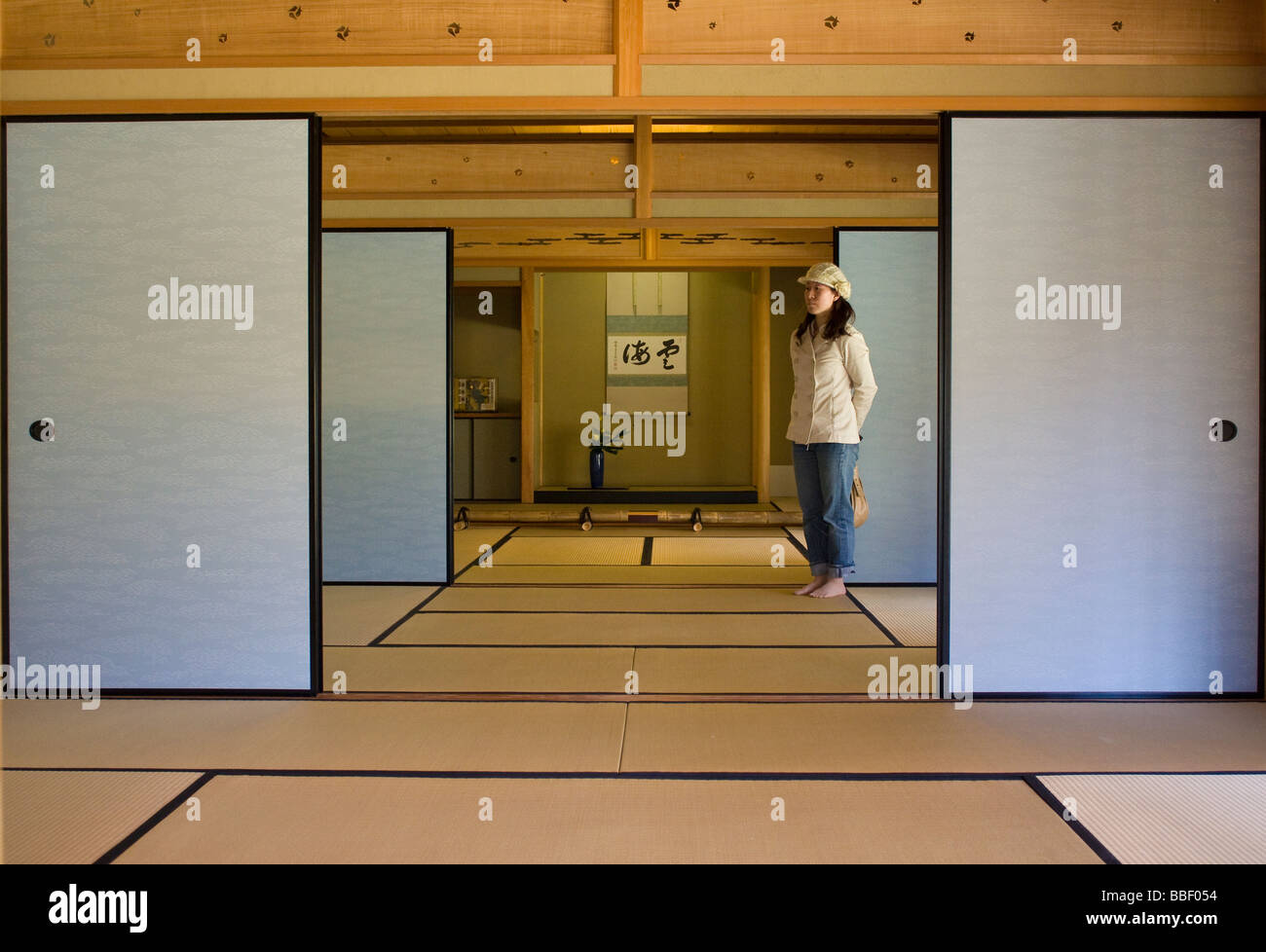 Japanese temple interior hi-res stock photography and images - Alamy