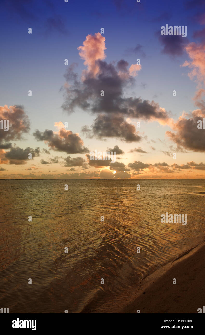 Cook island rarotonga surf hi-res stock photography and images - Alamy