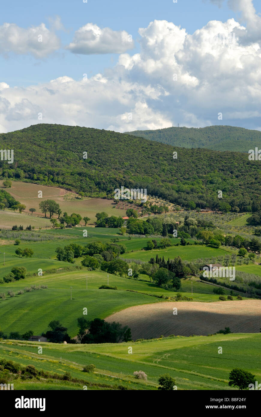 Tuscany (Toscana) Italy, vast rolling landscape with mountains covered ...
