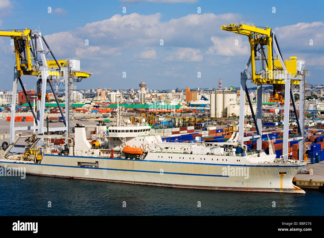 Japan container ship hi-res stock photography and images - Alamy