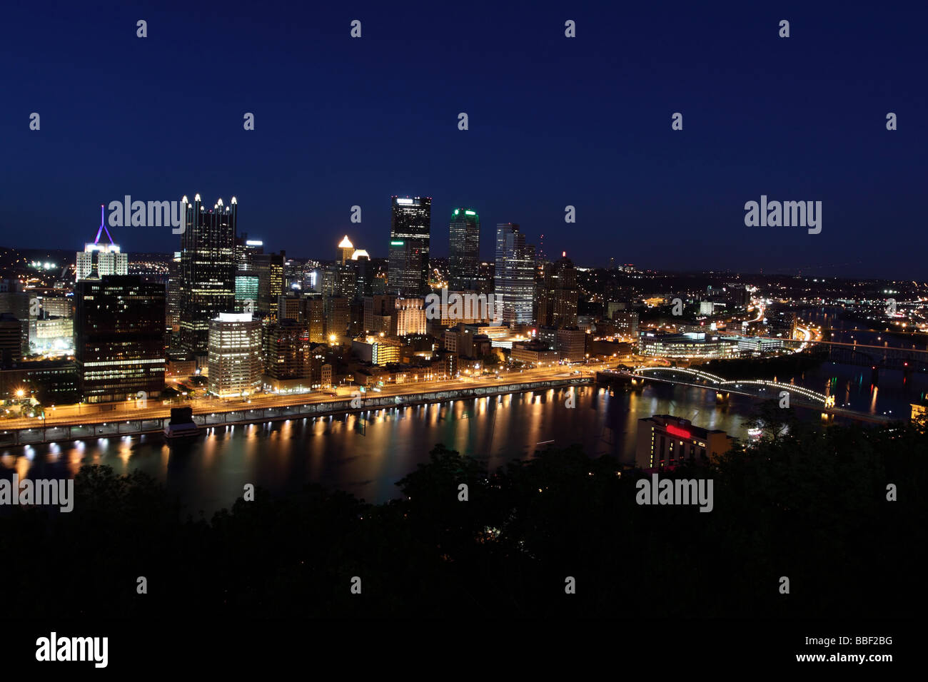 Night pittsburgh skyline hi-res stock photography and images - Alamy
