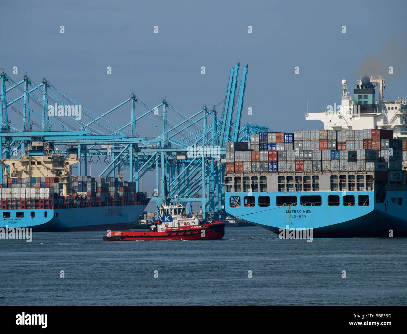 Maersk container ship tug hi-res stock photography and images - Alamy