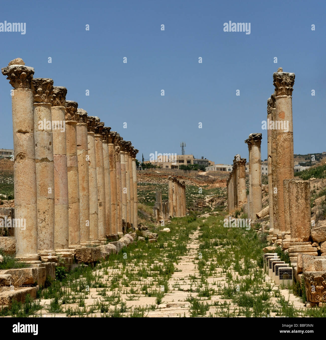 Jerash Roman Pillar Vestiges Stock Photo - Alamy