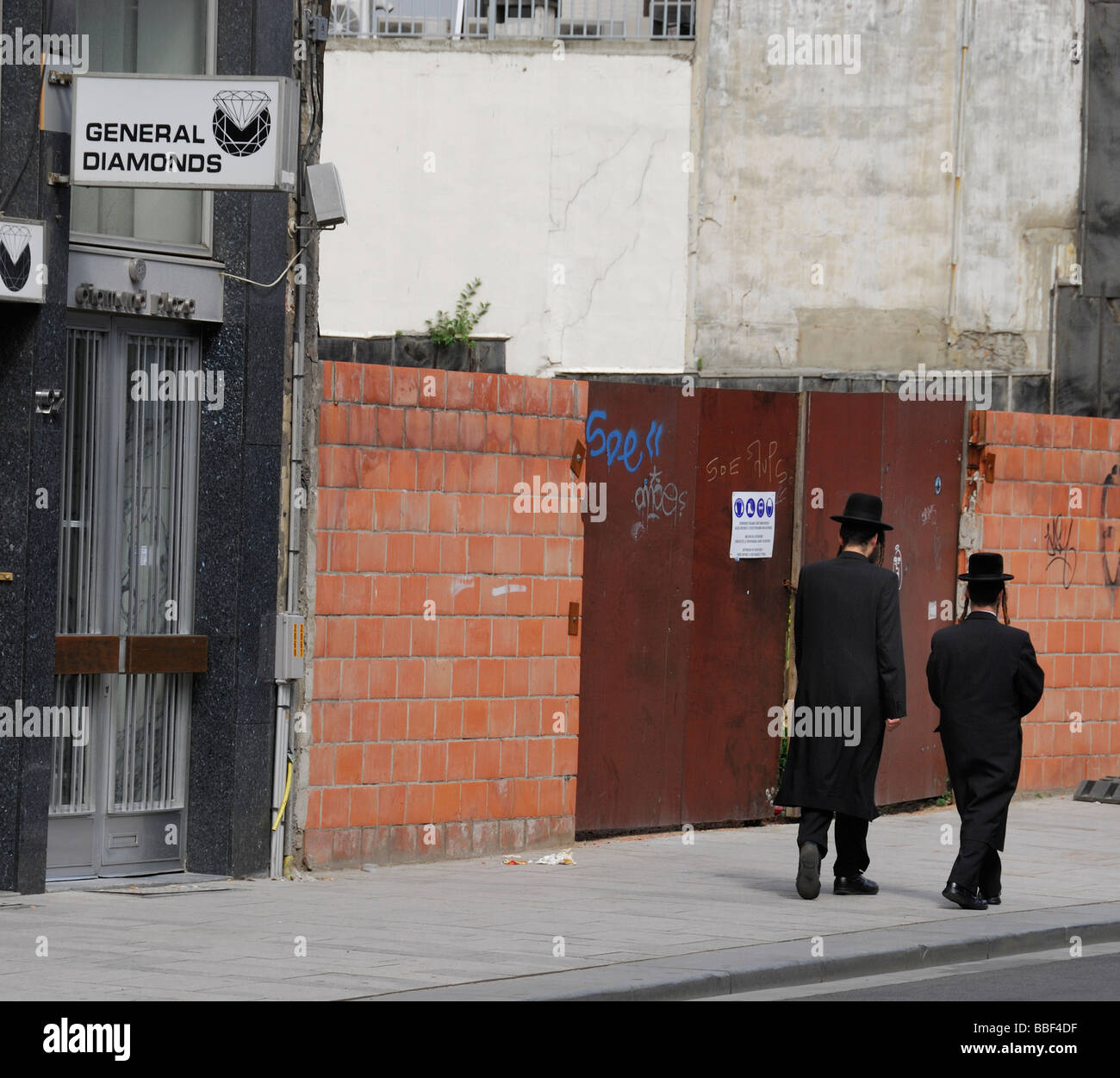 Orthodox Jews in Antwerp diamond district, Belgium Stock Photo - Alamy