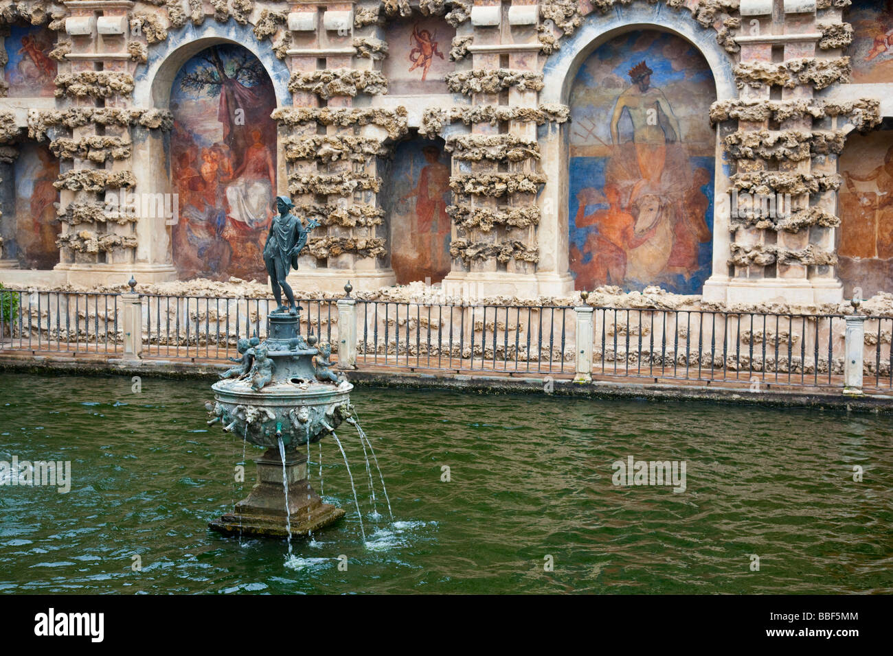 Garden of the Pool of Mercury Alcazar of Seville Spain Stock Photo - Alamy