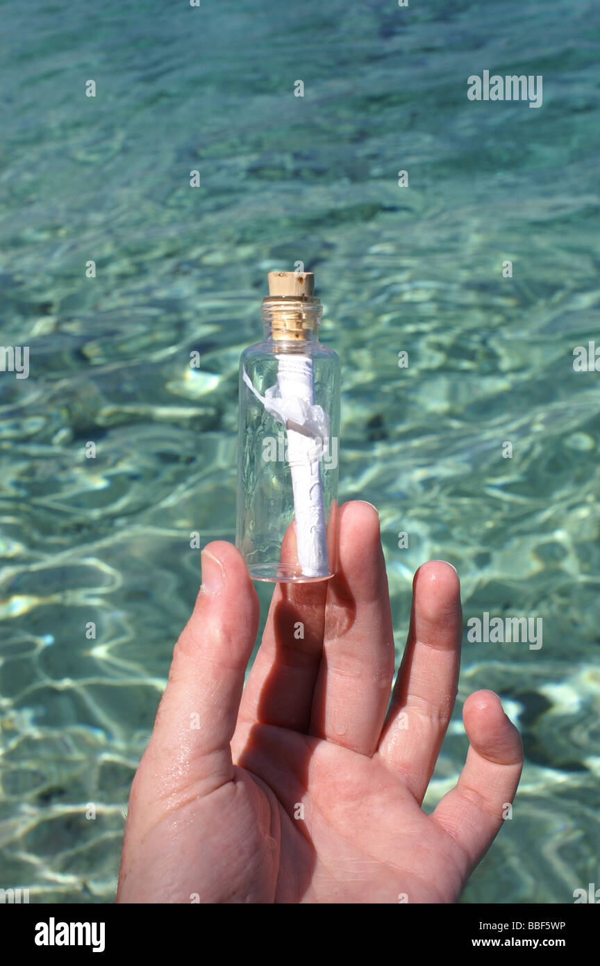 Message in a bottle Stock Photo - Alamy