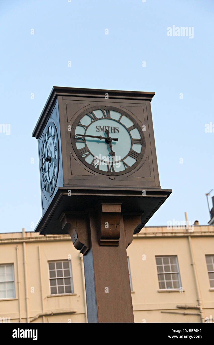 Smiths clock hi-res stock photography and images - Alamy