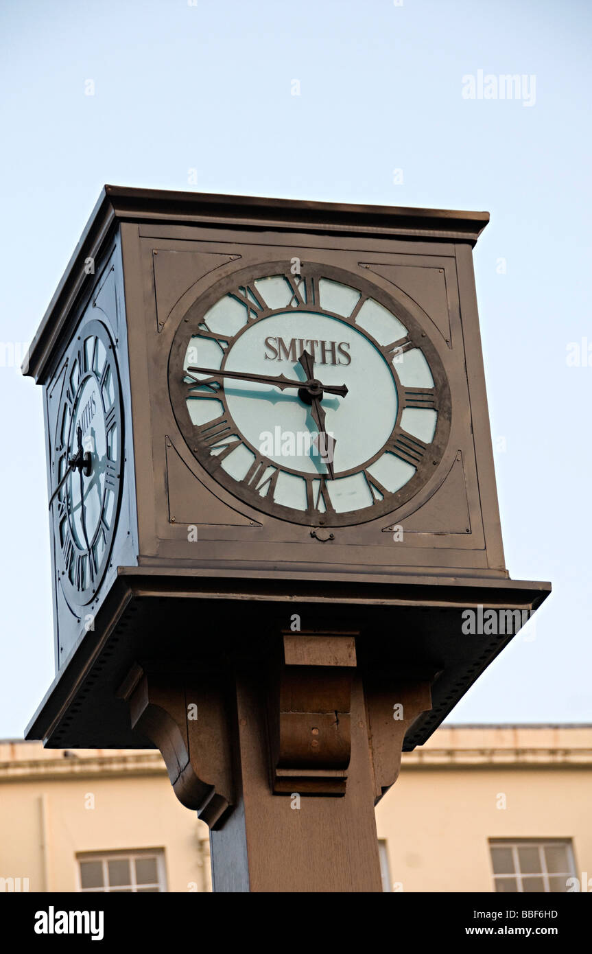 Smiths clock hi-res stock photography and images - Alamy
