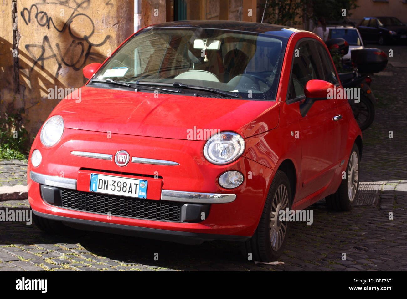 Red Fiat 500 Stock Photo - Alamy
