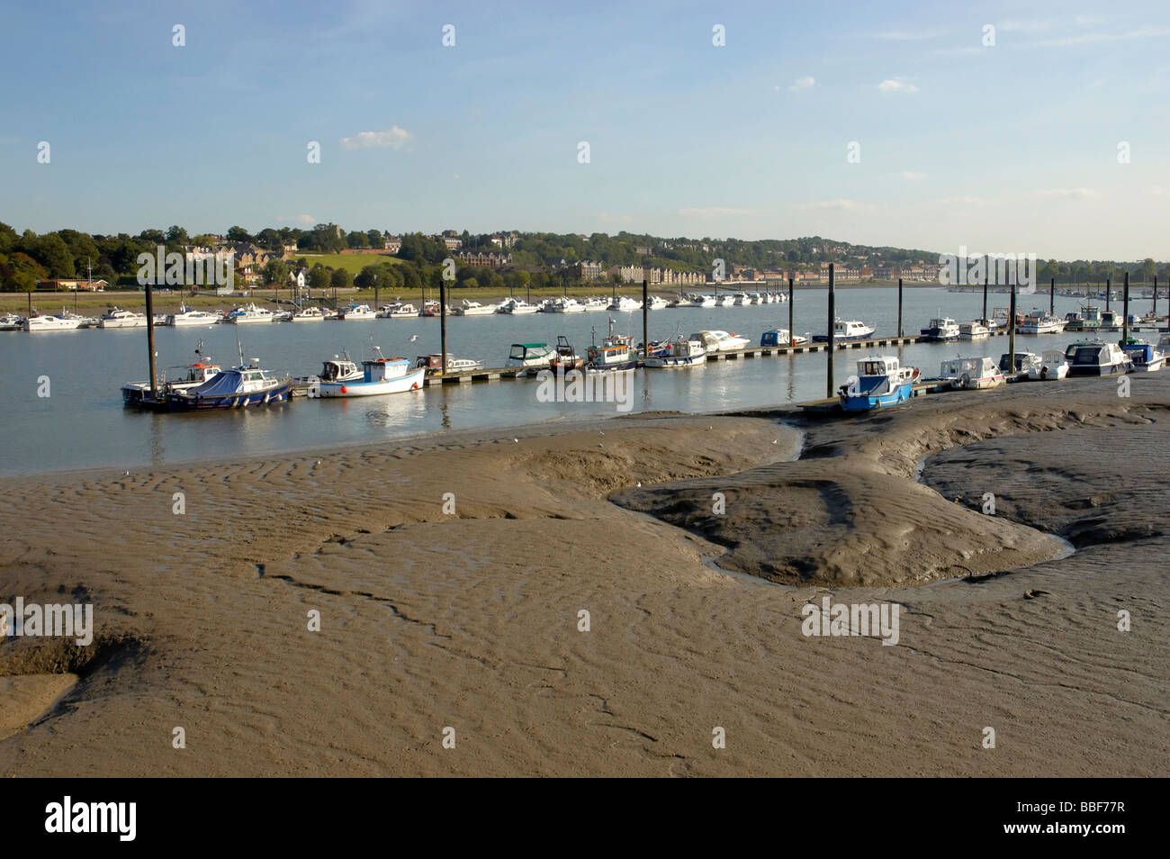River medway rochester hi-res stock photography and images - Alamy